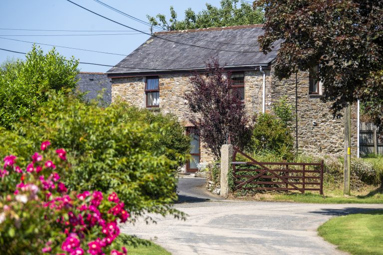 Orchard Cottage - Callestock Courtyard